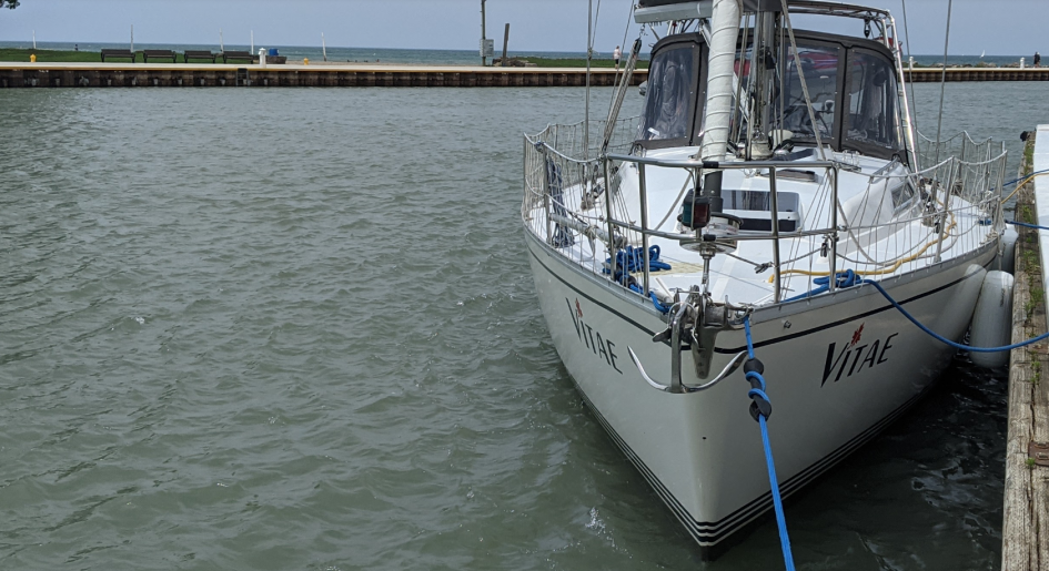 Helping SV Vitae Transit the Welland Canal – Foghorn Lullaby